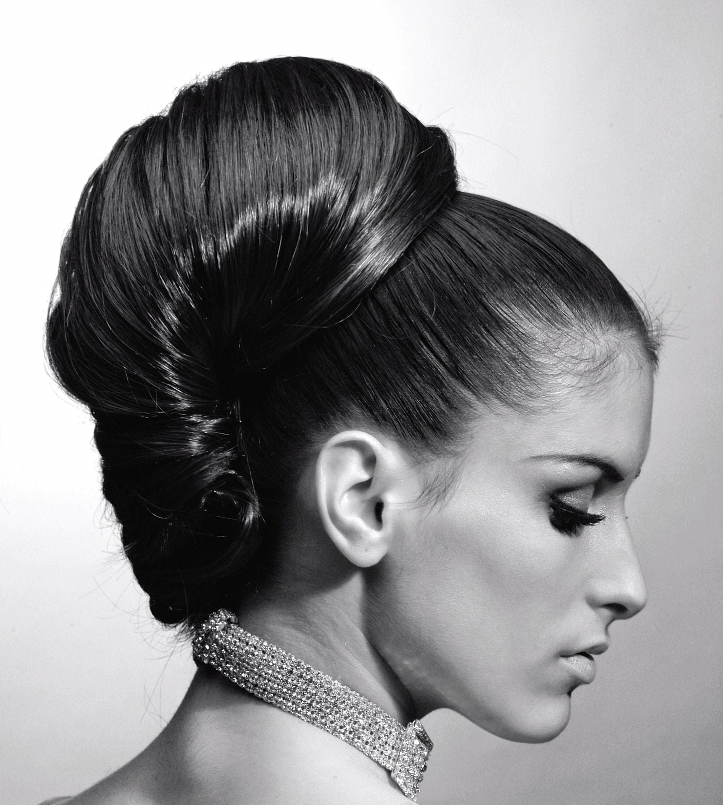 The Ultimate Guide to 80s Goth Hairstyles for Women – Goth Persona
